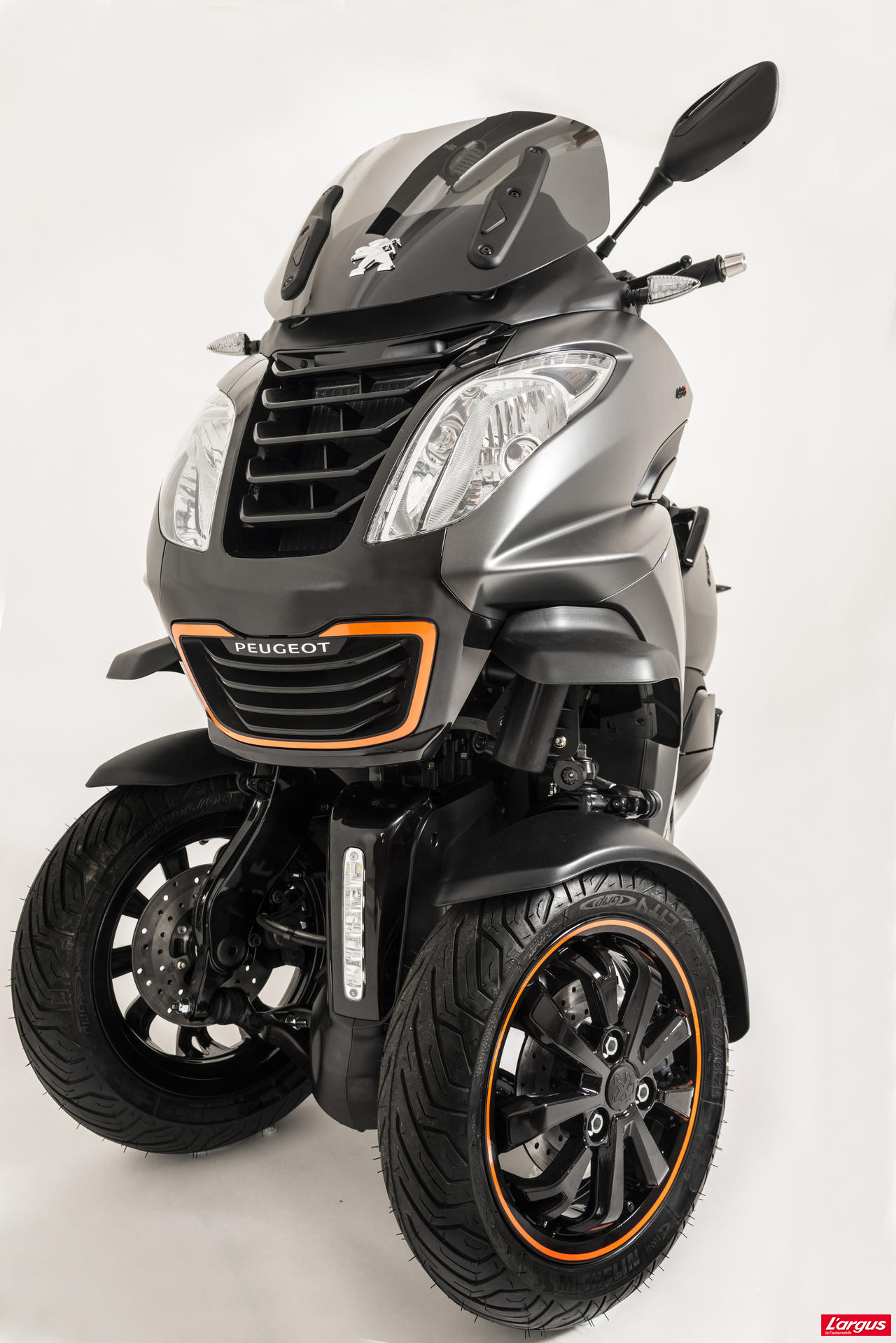 Photo 12 Metropolis le scooter à trois roues de Peugeot en