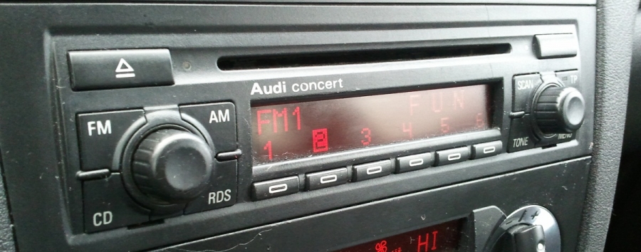 I listen to music Circular Junction code autoradio audi concert Fed up Pick up leaves contrast