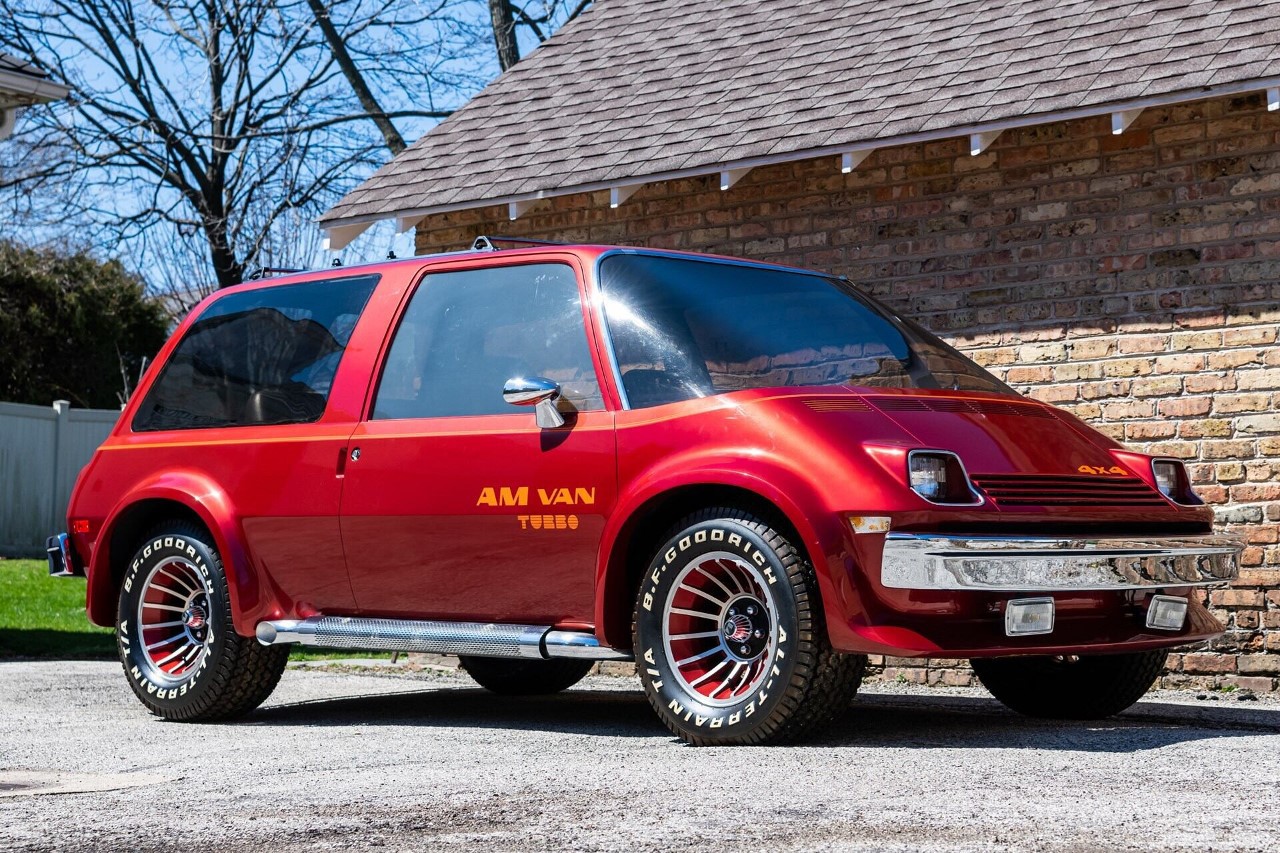 Photo 1 - AMC AM Van rouge - AMC AM Van (1977). L’insolite concept est ...