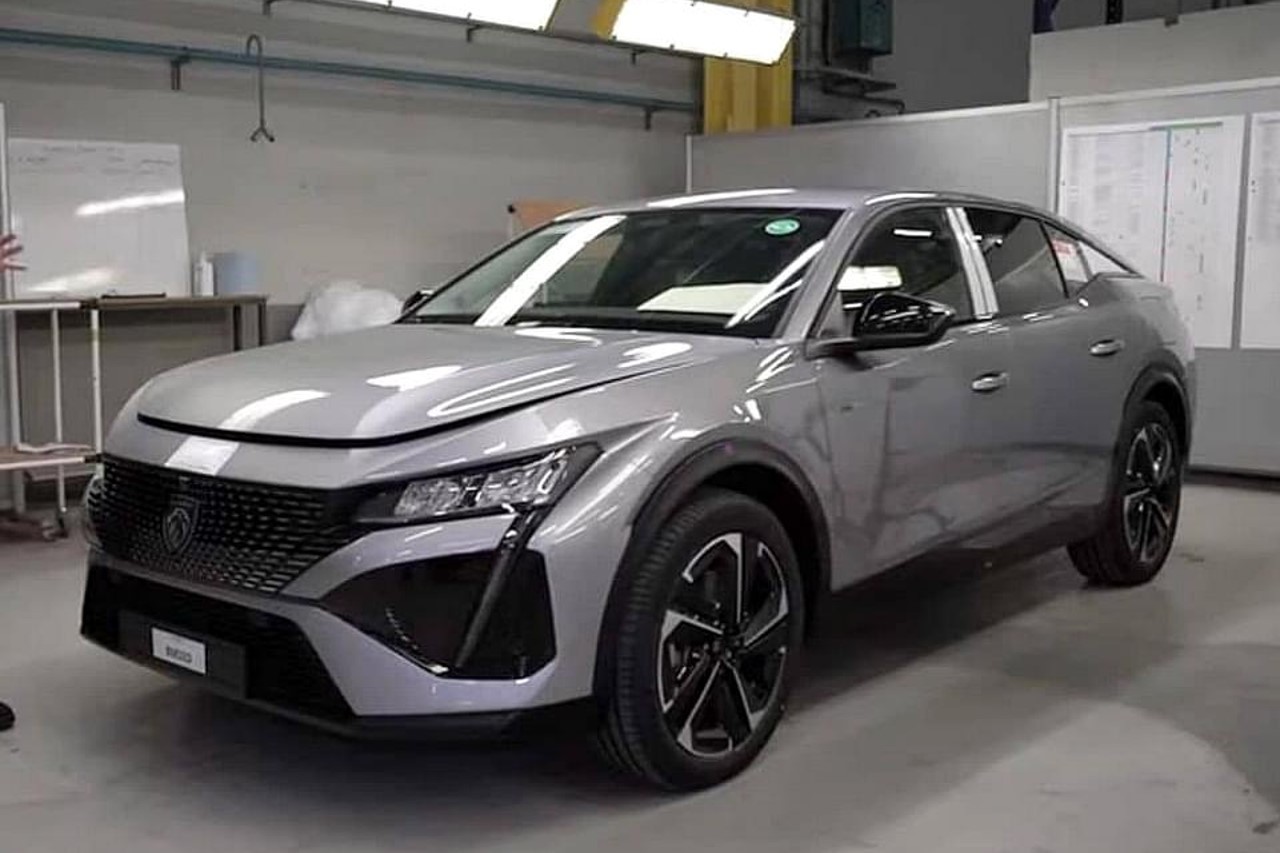 À quoi ressemble la Peugeot 408 d’entrée de gamme