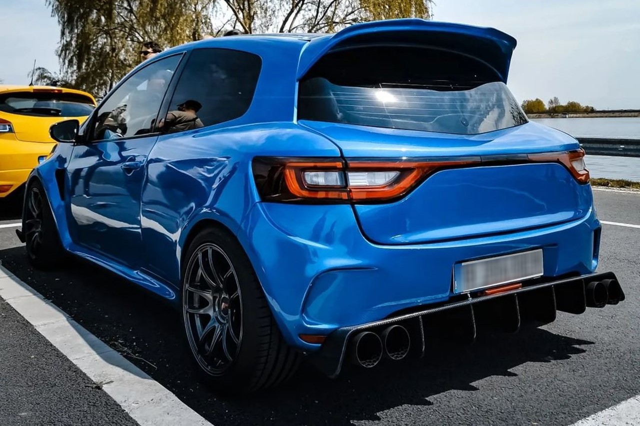 Diaporama et photos - Une Renault Clio 3 RS extrême… avec des feux de ...