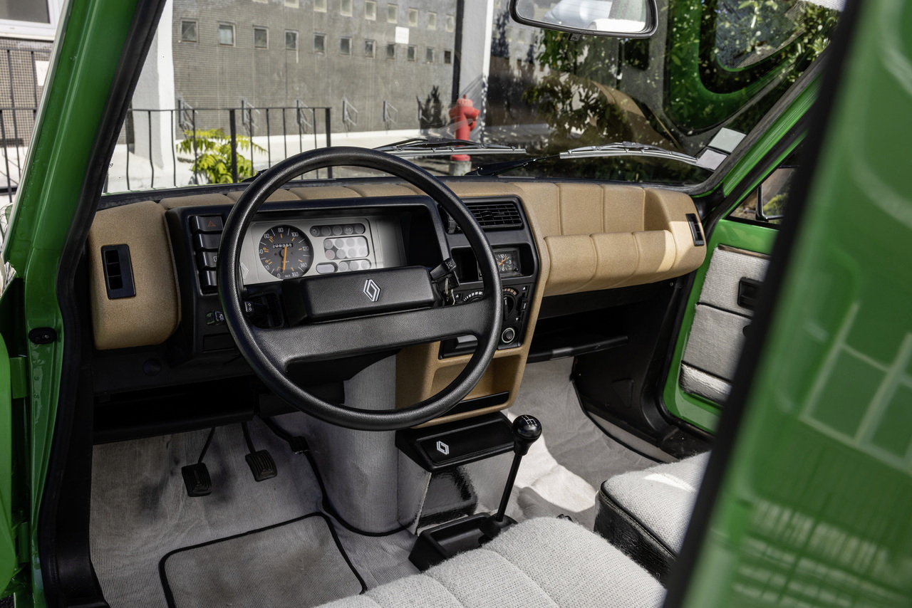 Photo 4 - interieur Renault 5 electrique - Essai Renault 5 rétrofit ...
