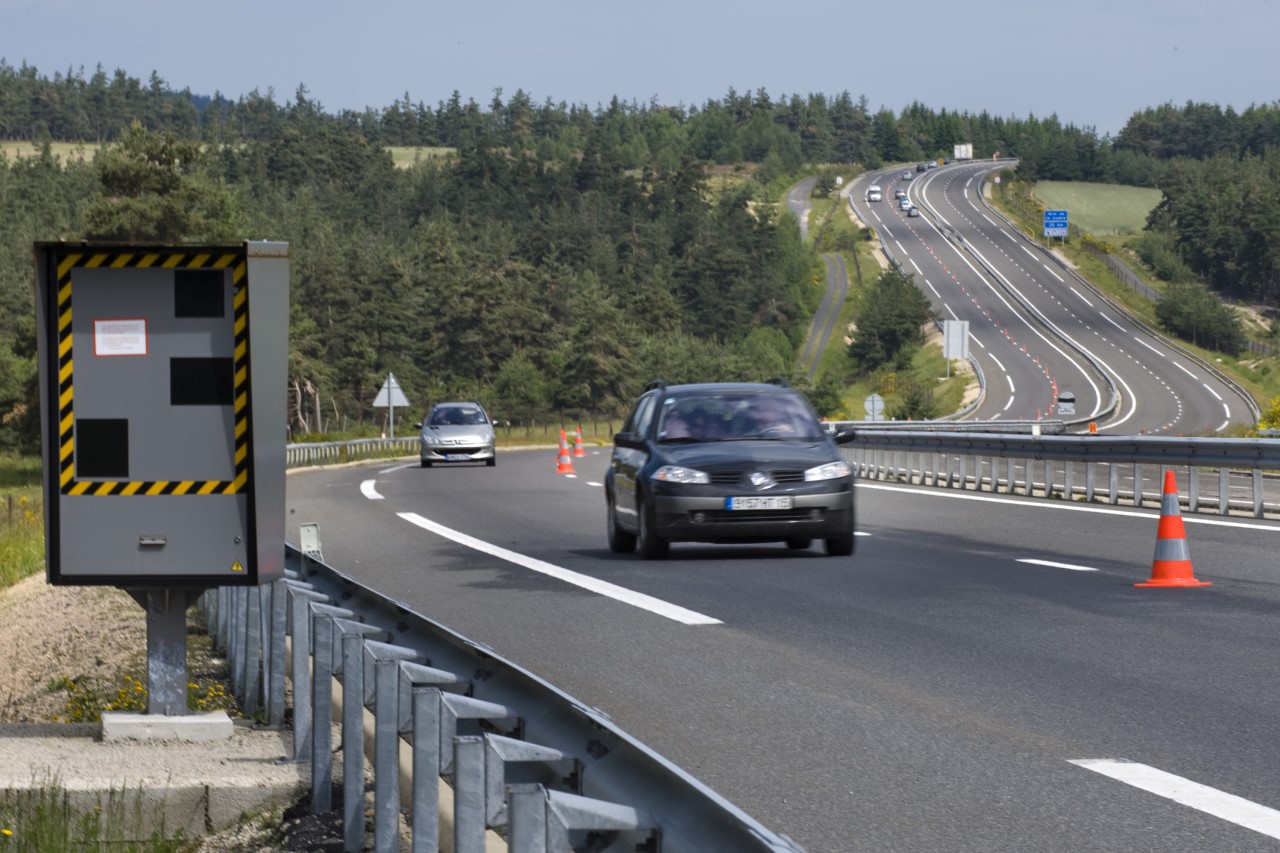 Photo 3 - Autoroute radar - Coyote. Les utilisateurs peuvent signaler ...