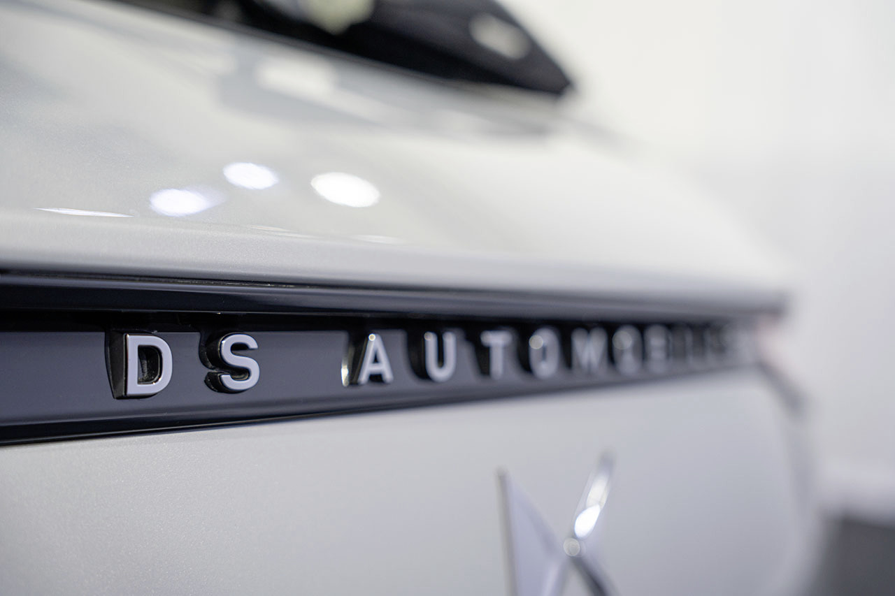 Photo 2 - logo ds automobiles ds 7 restylé - Joël Verany : « DS prend ...