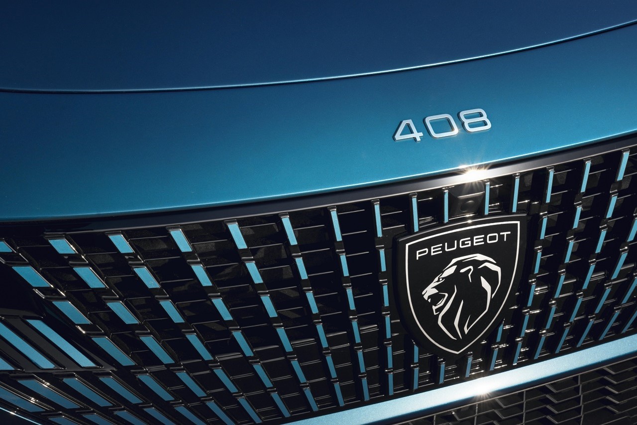 Photo 3 - Peugeot 408 logo - Peugeot 408 (2023). Un prototype du ...