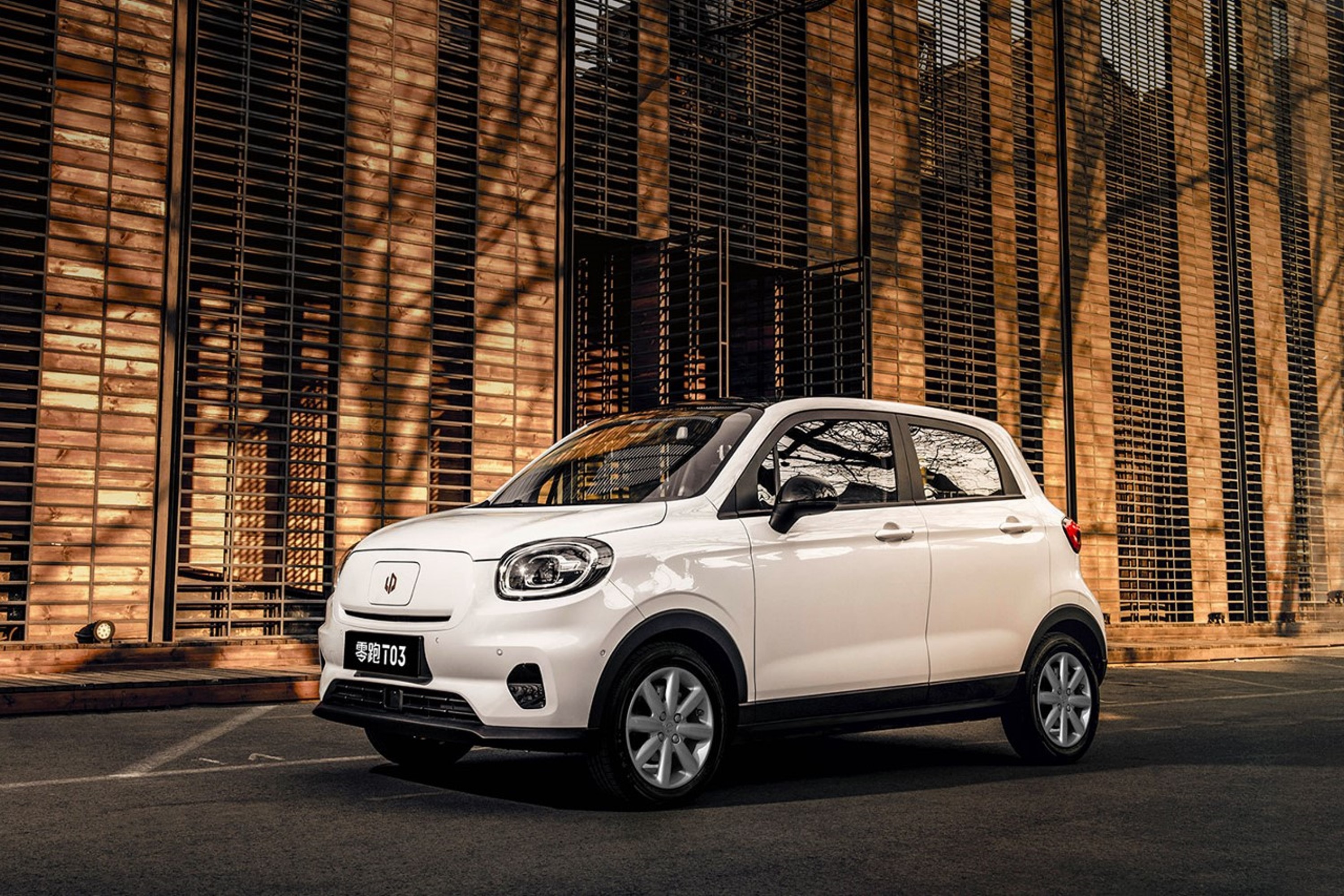 Leapmotor arrive en France avec sa citadine électrique T03 à 20 000