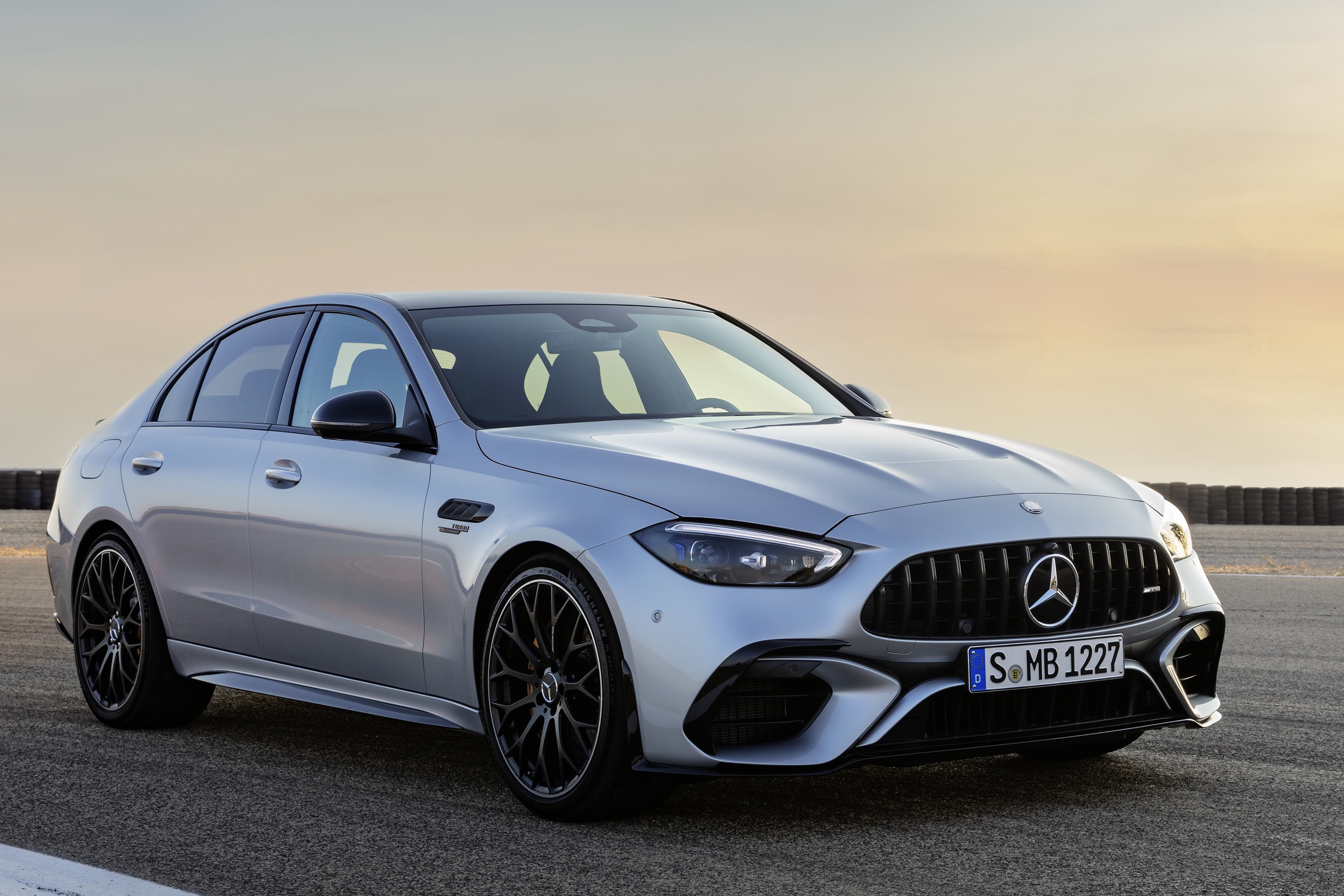 Mercedes-AMG C 63 S (2022). 680 ch pour la berline hybride rechargeable