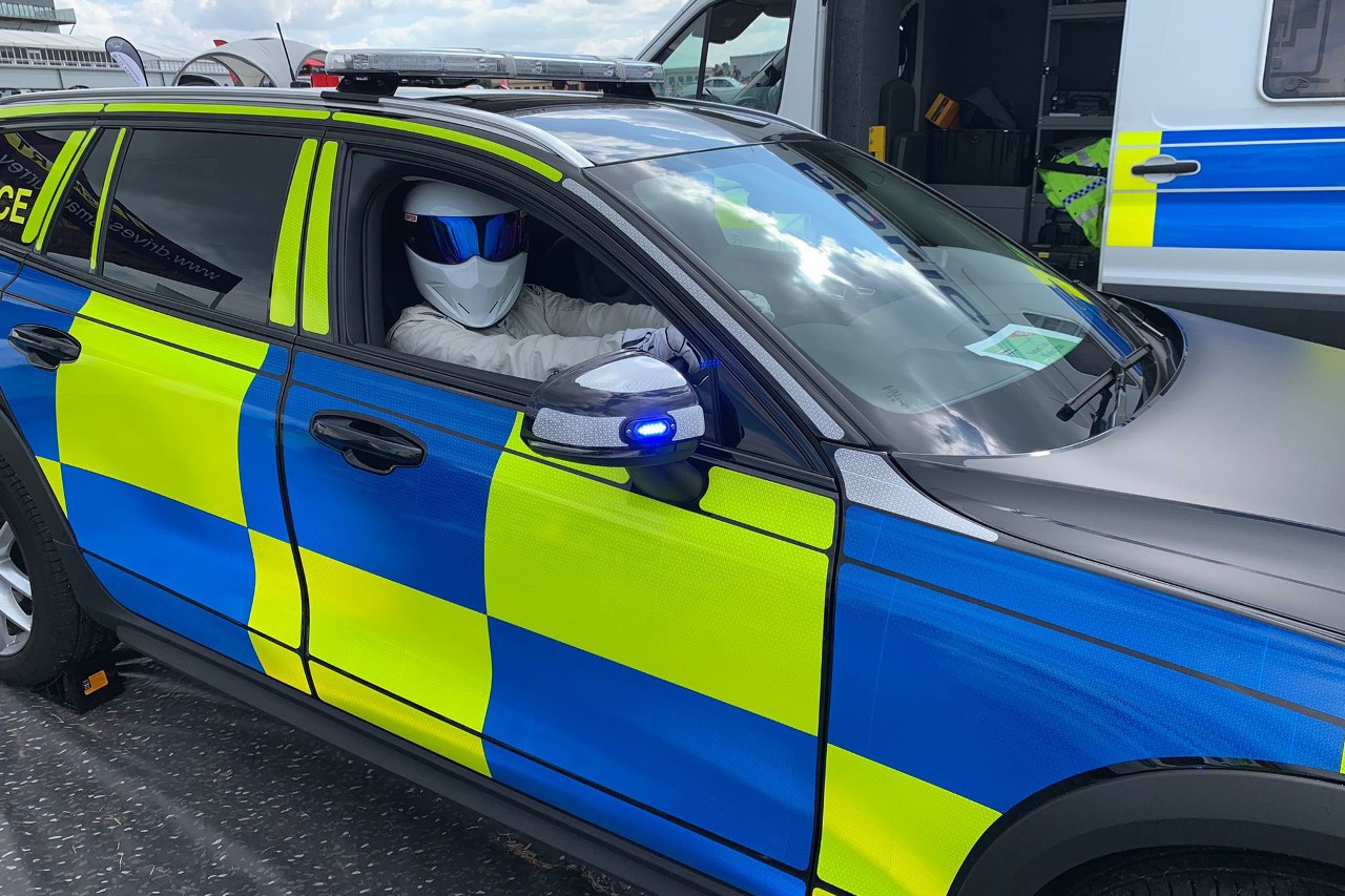 Photo 4 - Surrey Police Stig - Sur Waze, la police anglaise signale des ...