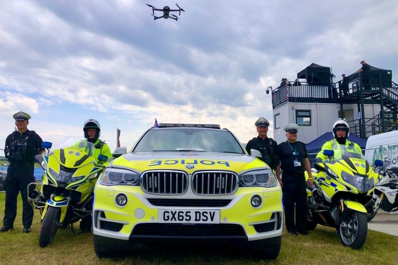 Photo 3 - Surrey Police véhicules - Sur Waze, la police anglaise ...