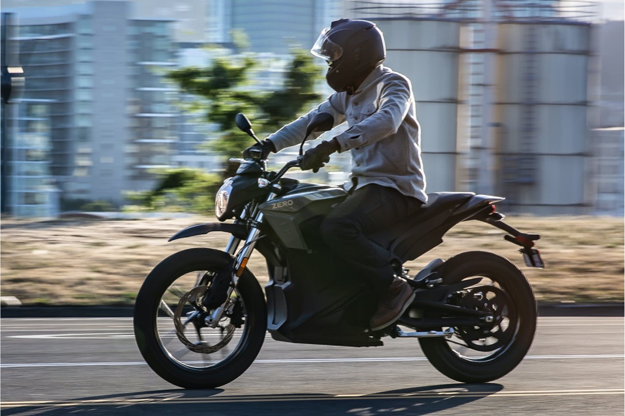 Photo 11 - Zero DS gris - Des deux-roues électriques "125" pour stationner gratuitement à Paris