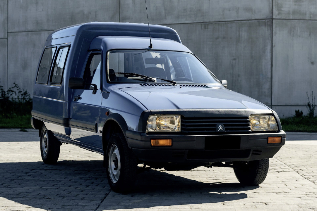 Diaporama et photos - Vente aux enchères de L'Aventure Peugeot-Citroën ...