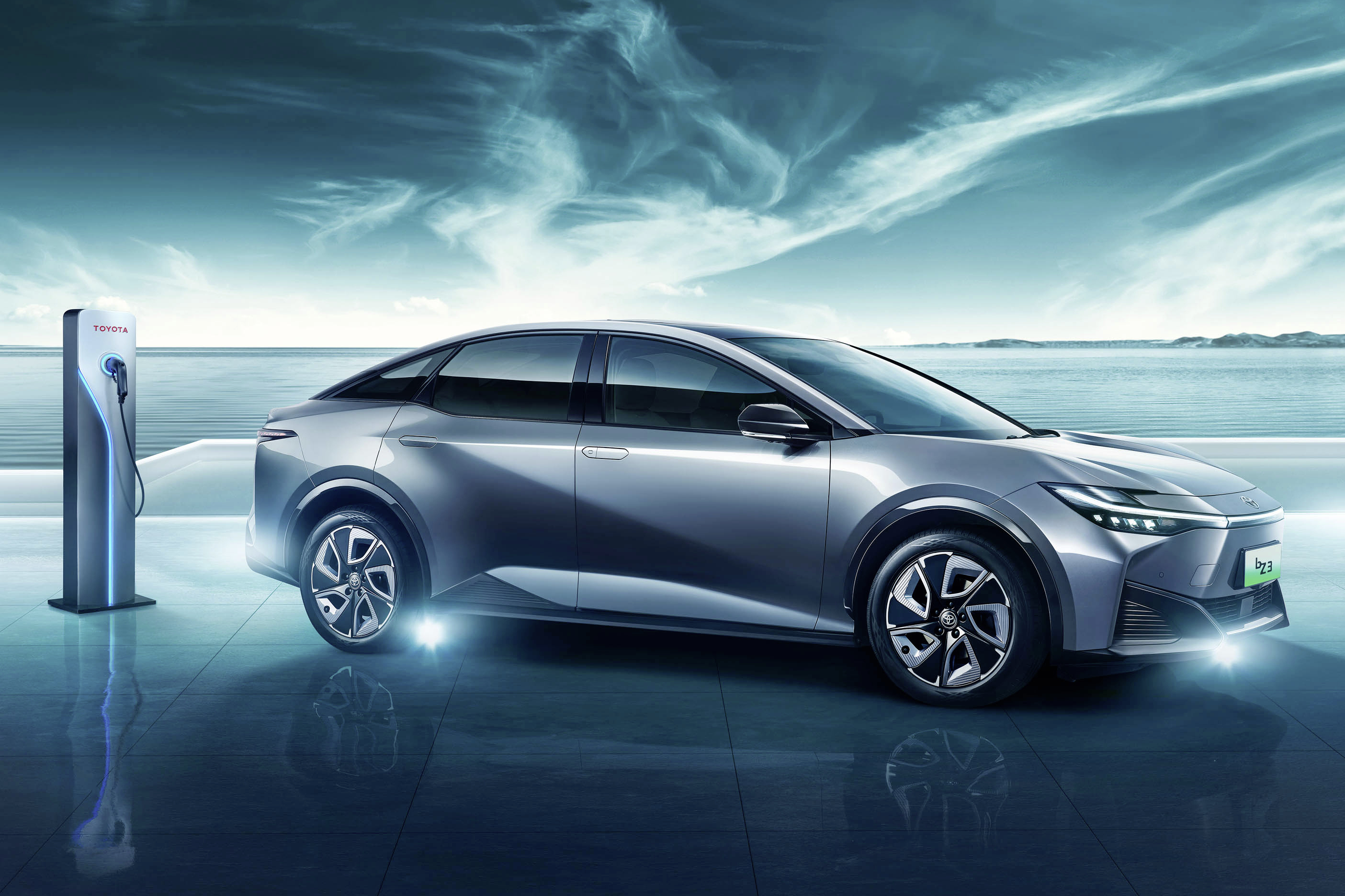 Diaporama et photos - Premières photos de la future berline électrique Toyota bZ3 | L'Argus