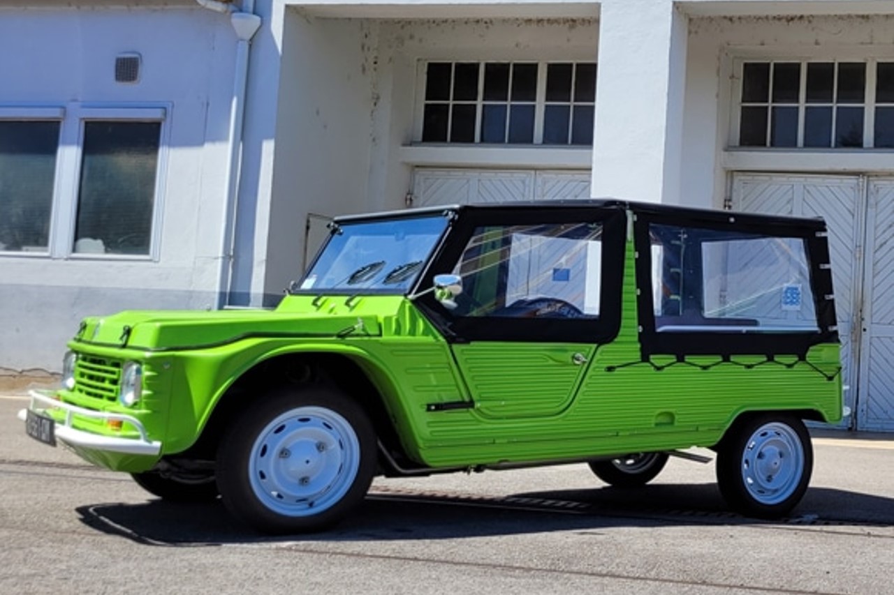 L’Aventure Peugeot Citroën DS vend des voitures de collection