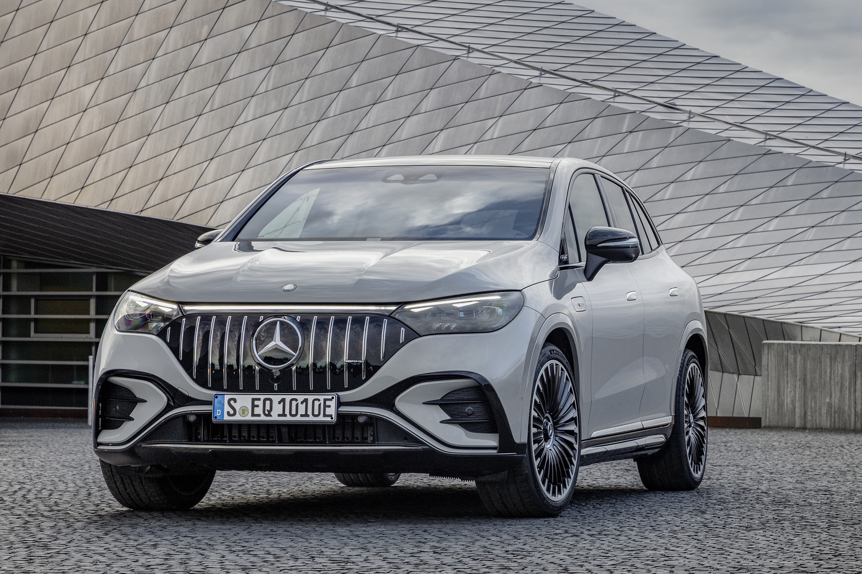 Photo 9 - Mercedes EQE SUV AMG 2022 - Mercedes EQE SUV (2022). L'EQS en version réduite