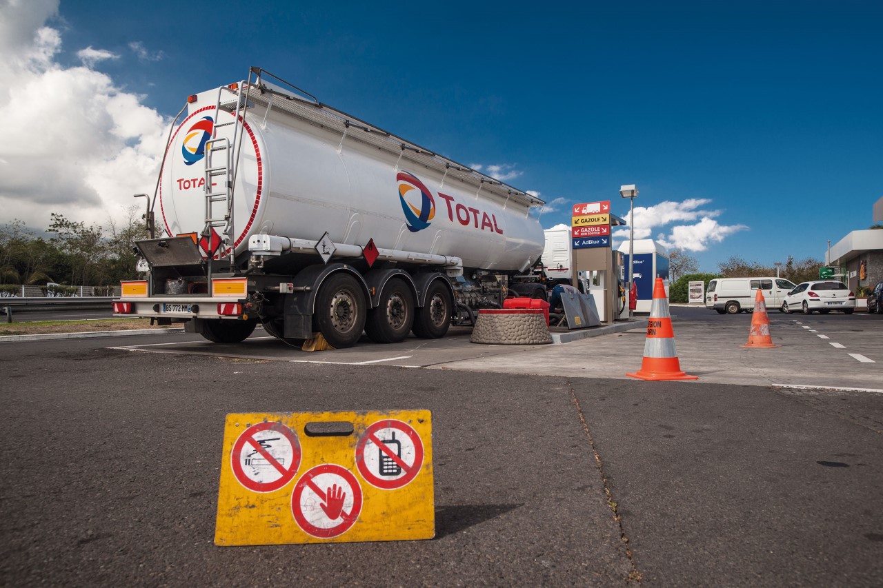 Photo 4 - TotalEnergies camion citerne - Carburants. Comment contourner ...