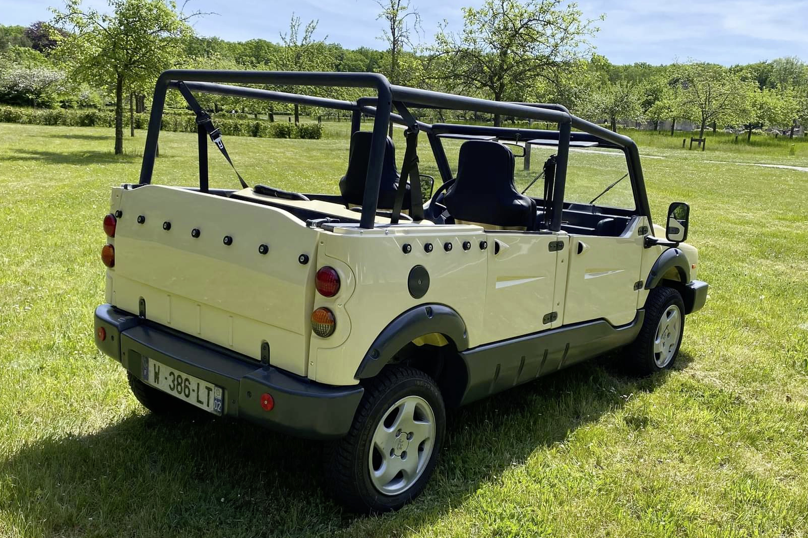 Mi-Méhari, mi-Jeep : voici La Forest Automobile et son moteur à éthanol