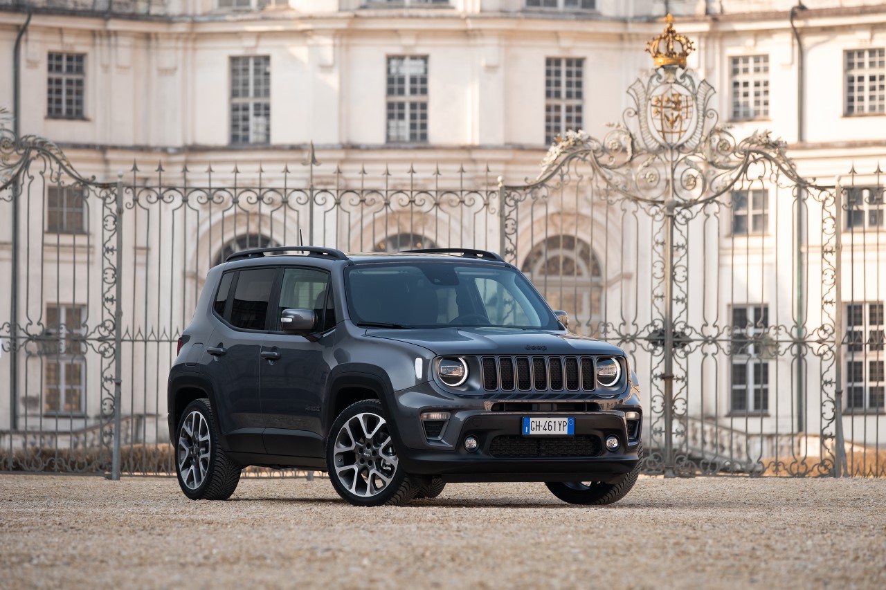 Photo 6 - Jeep Renegade gris - Jeep. Le Compass électrique en 2025, le ...
