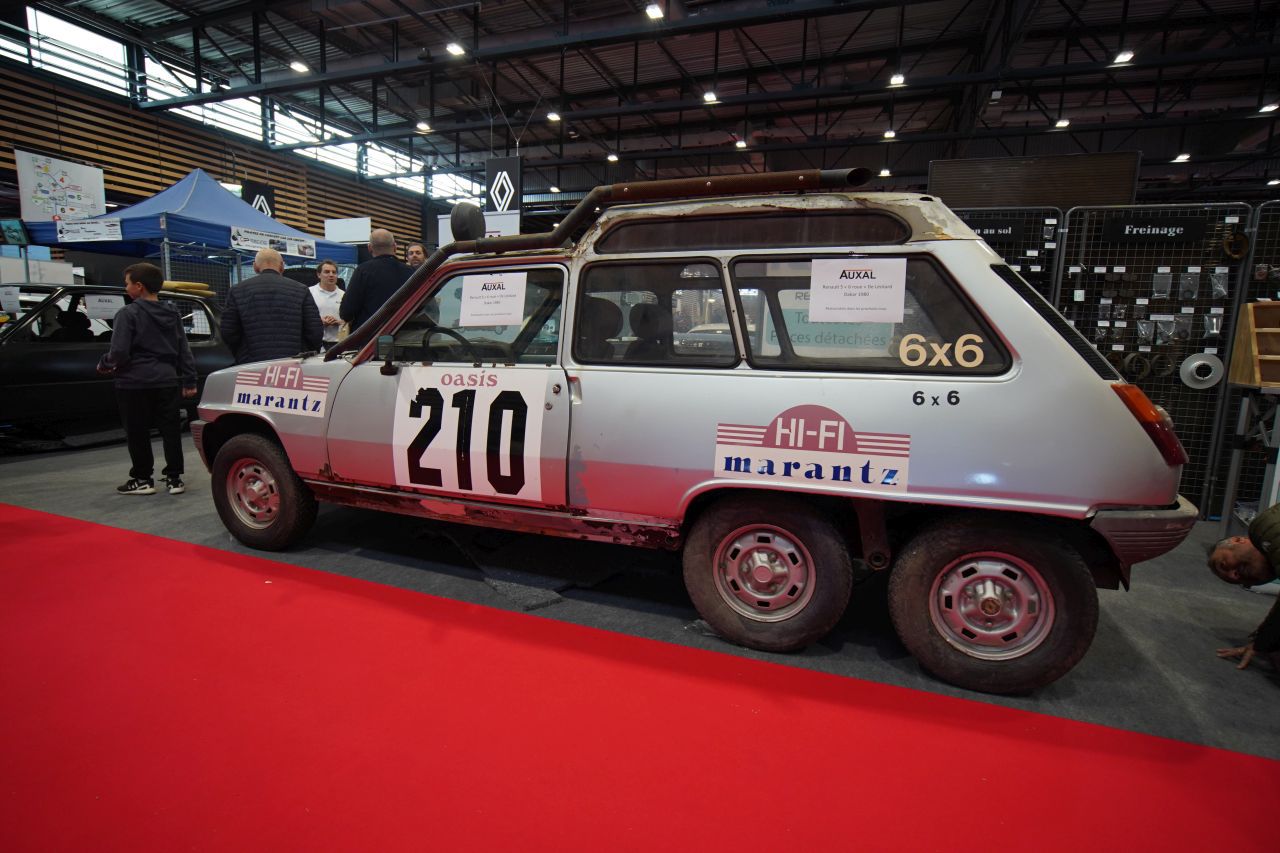 Photo 21 - Renault R5 6 roues de leotard salon epoquauto - Époqu'Auto 2022. Les Renault du Salon ...