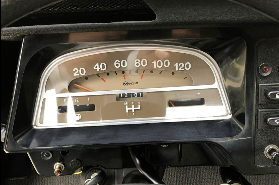 Diaporama et photos - Citroën 2CV Charleston. Un exemplaire peu ...