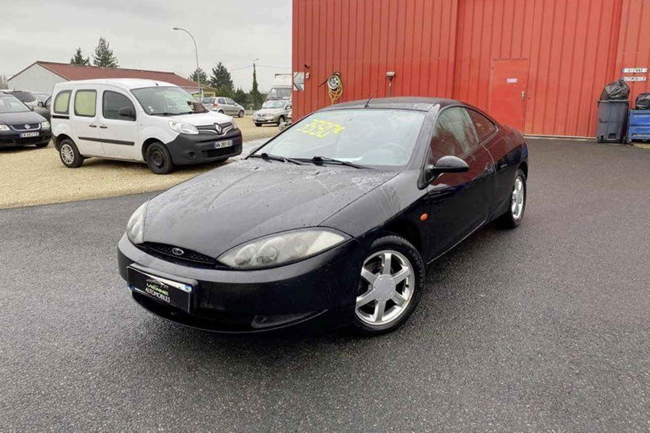 Photo 12 - Basée sur la seconde génération de la Mondeo, la Ford Cougar ...