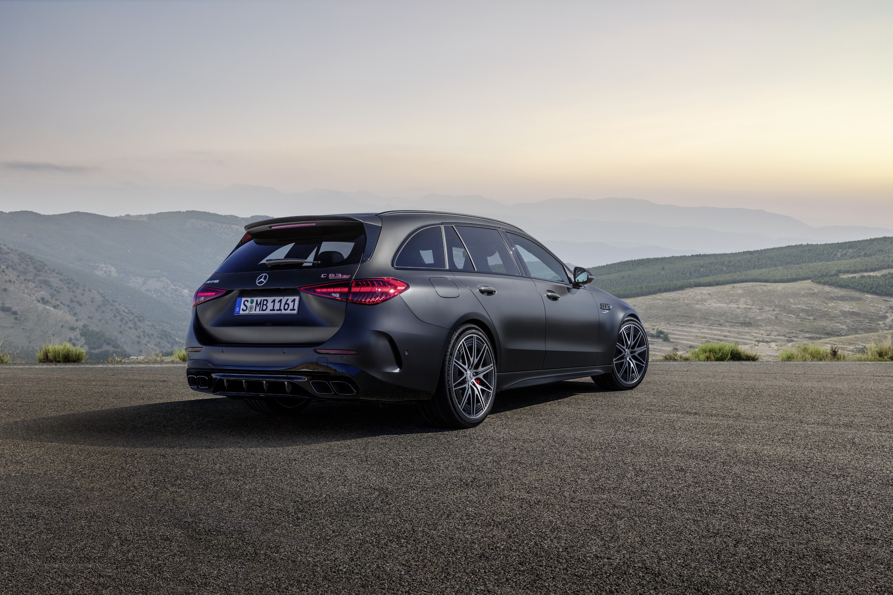 Photo 13 - Mercedes-AMG C 63 S break statique - Mercedes-AMG C 63 S ...