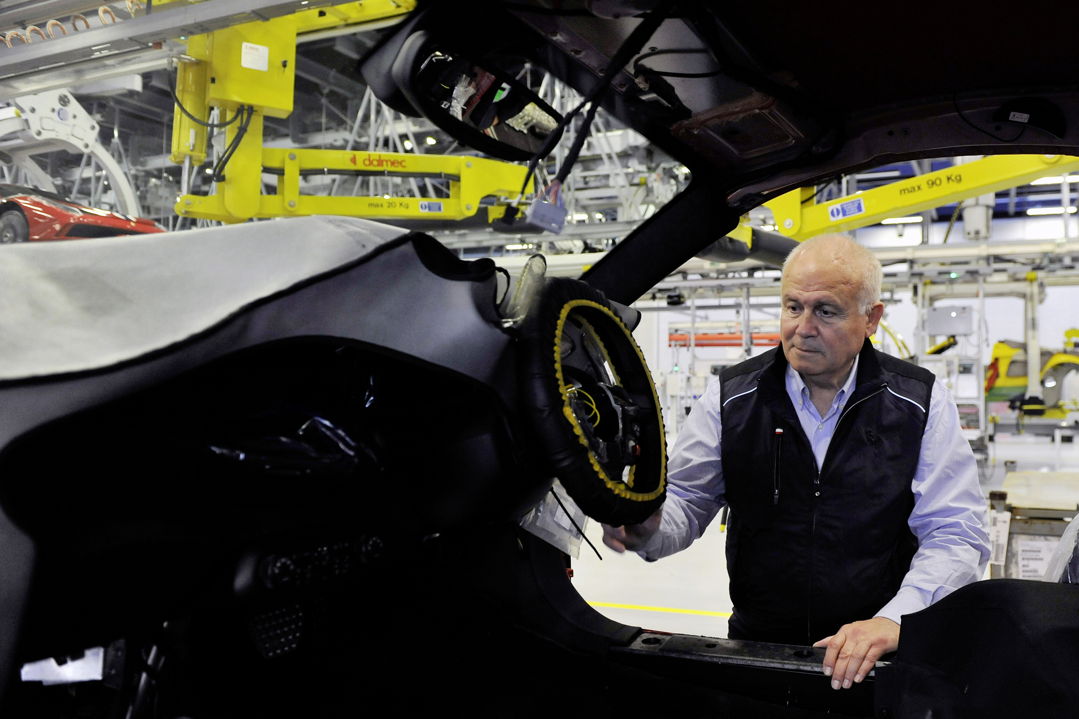 Photo 4 - Patrick Tambay a été consultant pour les média après sa ...