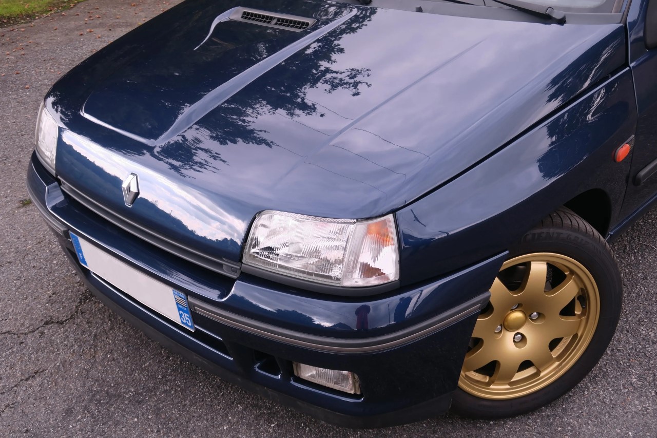 La Renault Clio Williams (1993) avec 420 000 km a été vendue