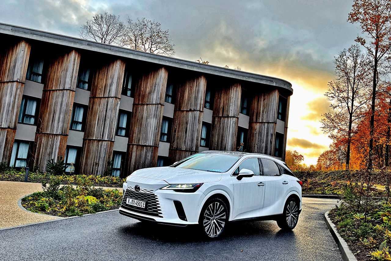 Essai Lexus RX 450h+ (2023). Nouvelle génération sur prise