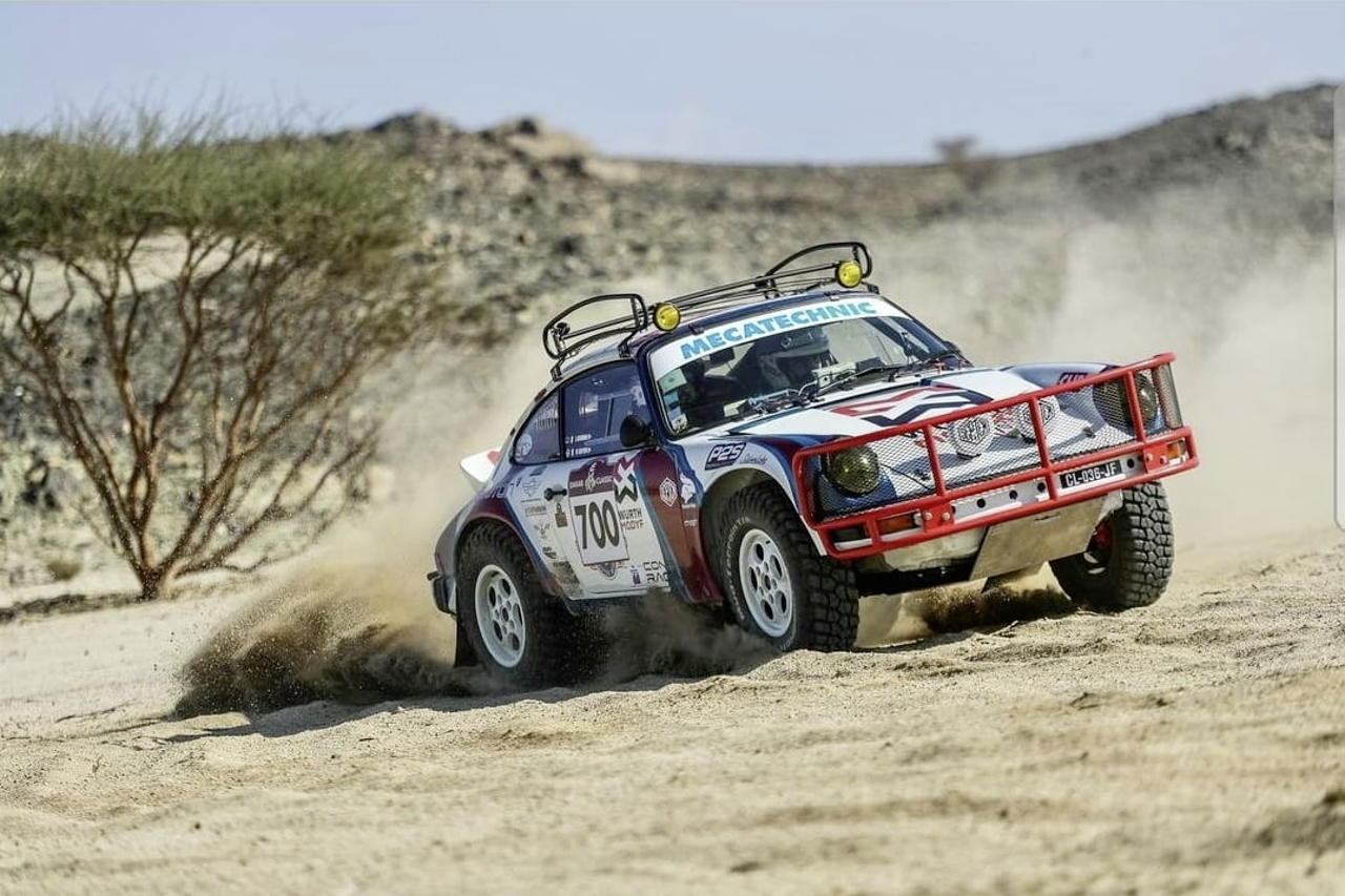 Photo 9 - Mécanicien du buggy vainqueur du Dakar Classic en 2021, le ...