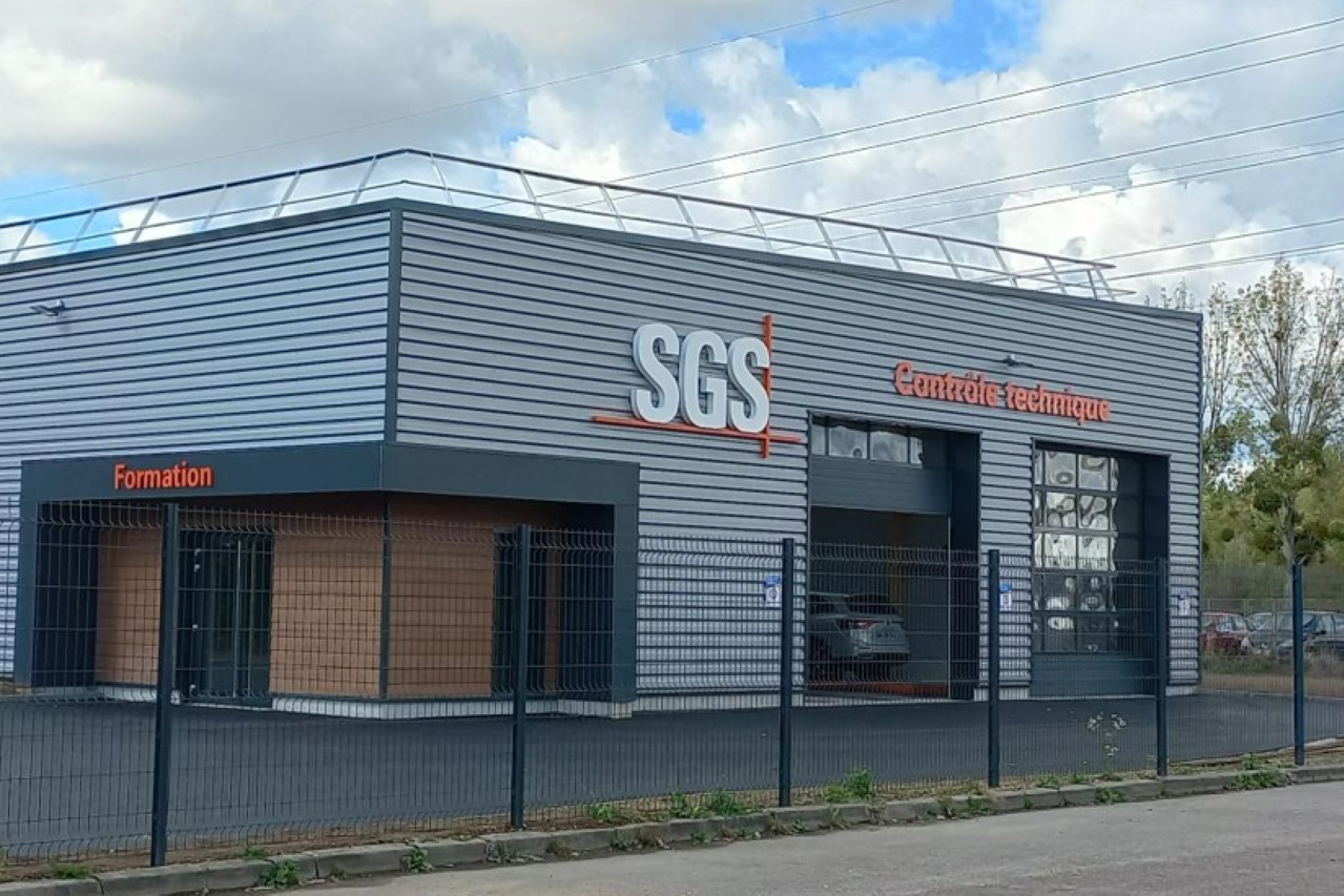 Renault Re-Factory. Le centre de contrôle technique en ordre de marche ...