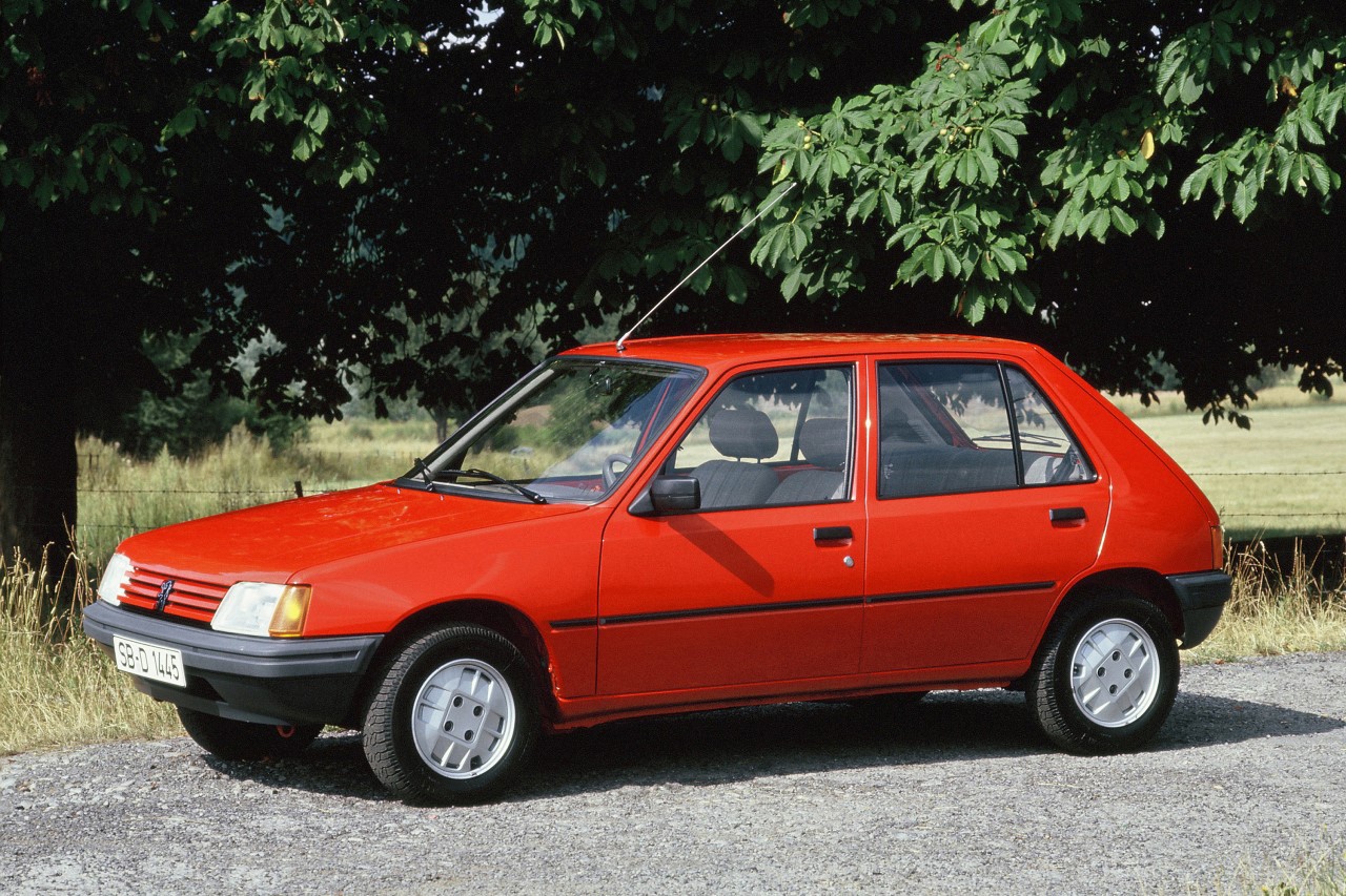 Photo 1 - Il y a 40 ans, la Peugeot 205 débarquait sur le marché ...