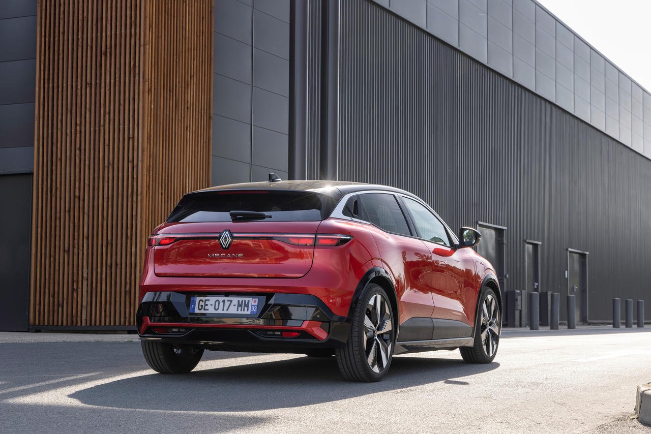 Diaporama et photos - La Renault Mégane E-Tech sacrée Véhicule ...