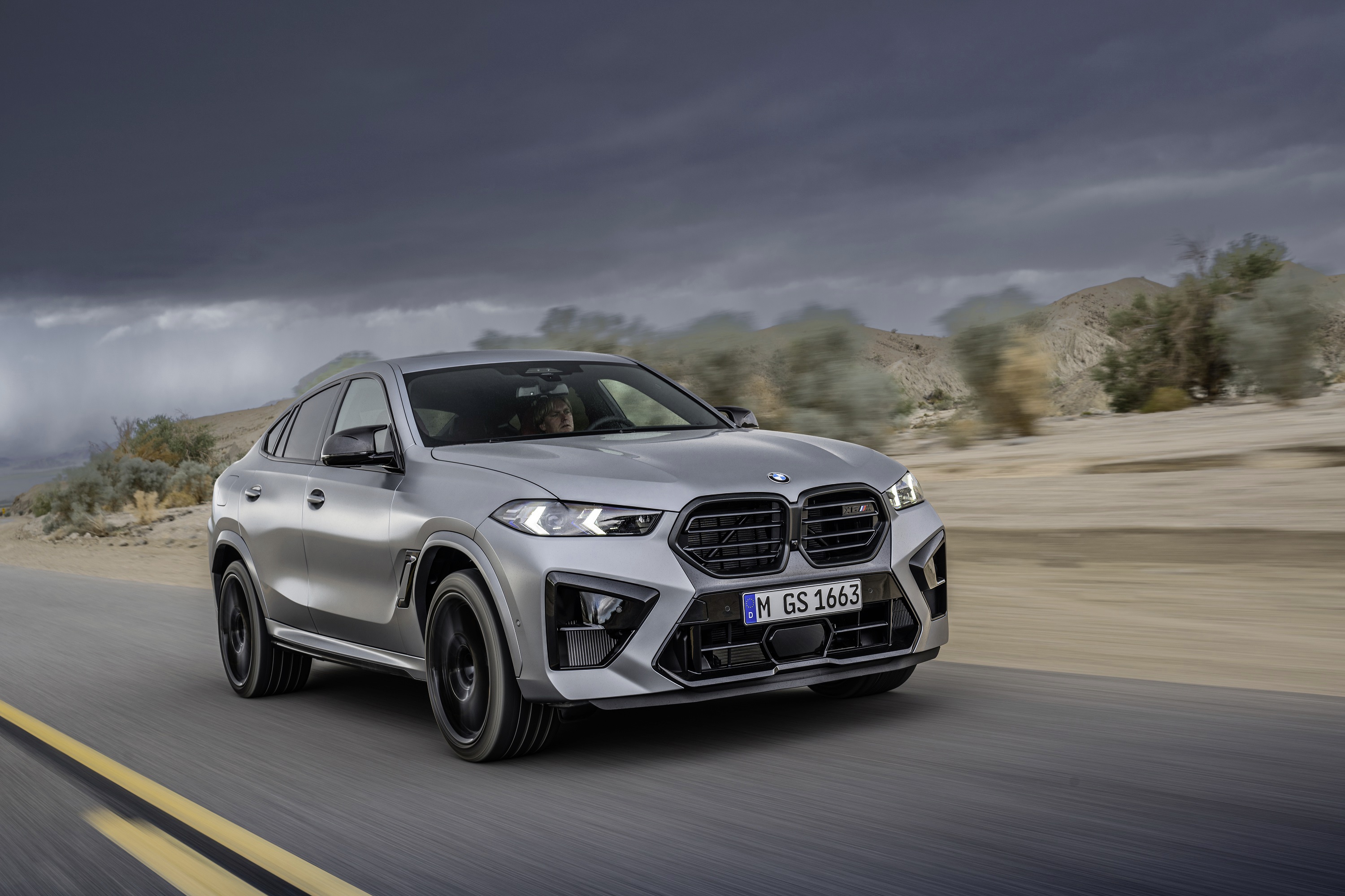 Photo 7 - La partie centrale avant est intégralement noire. - BMW X5 M et X6 M (2023). Restylage ...