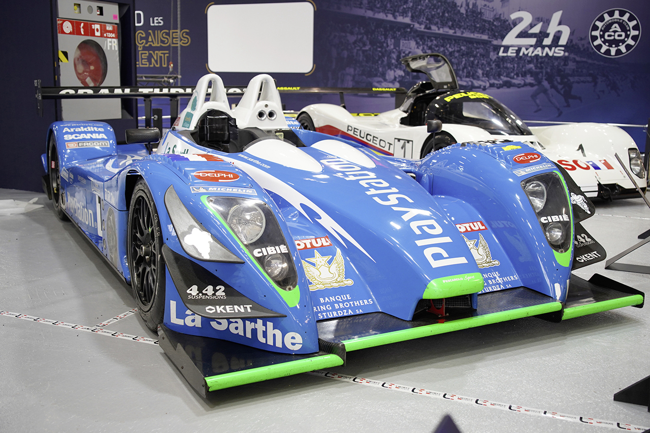 Photo 5 - Ce modèle succède à la Courage Pescarolo C60 et est adaptée ...