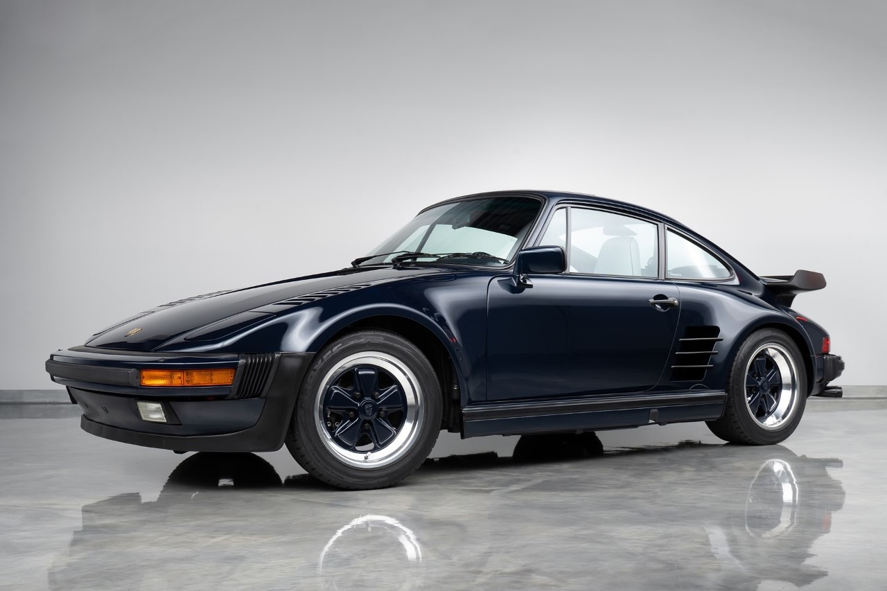 Photo 1 - Cette Porsche 911 Turbo Flat Nose est à vendre. - Une rare ...