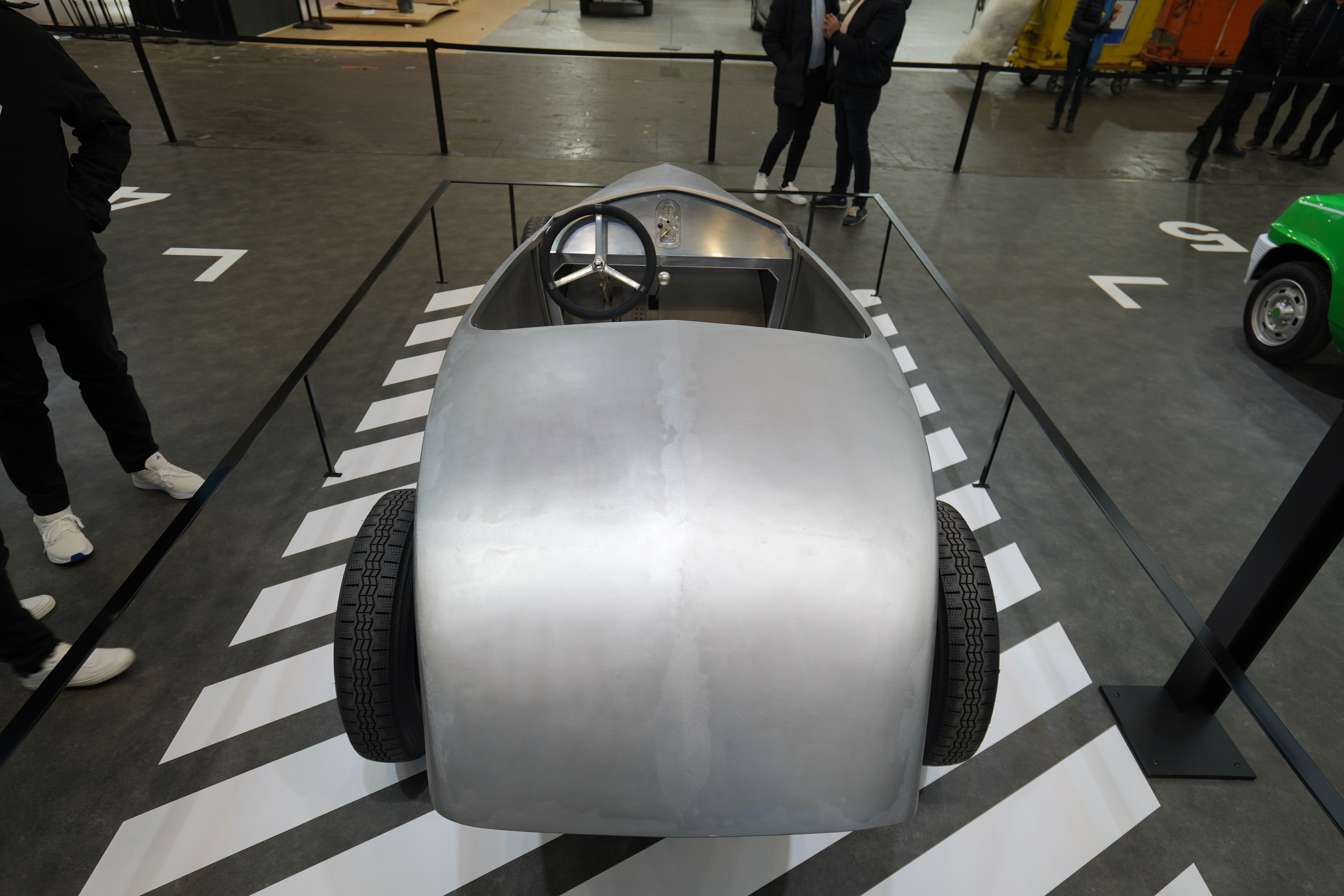 Diaporama et photos - Rétromobile 2023. Un hot rod Renault électrique ...