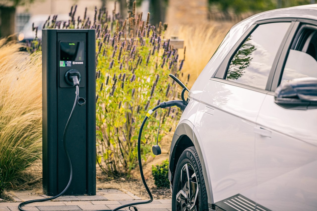 Bornes de recharge. Qui est Autel Energy, ce fabricant chinois qui ...