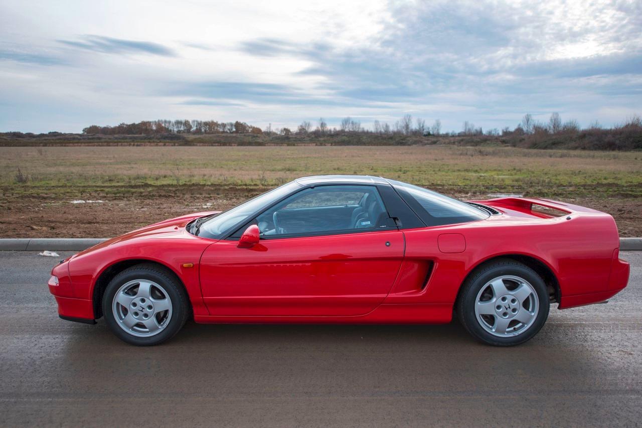 Photo 12 - La Honda NSX est une sporive offrant des performances de ...