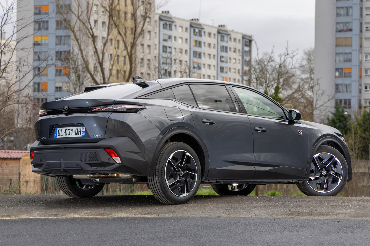 Diaporama et photos - Essai Peugeot 408 hybride 180 : pour oublier le ...