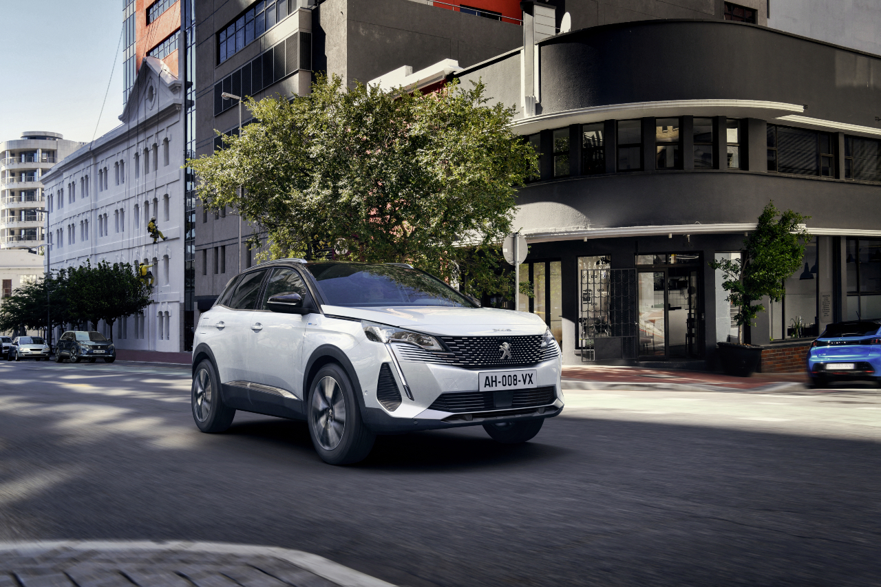 Photo 1 - Peugeot 3008 phev - Peugeot 3008. Ouverture des commandes ...