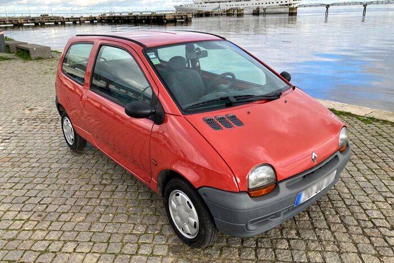 Photo 1 - Cette Renault Twingo est l'une des premières livrées, et elle ...