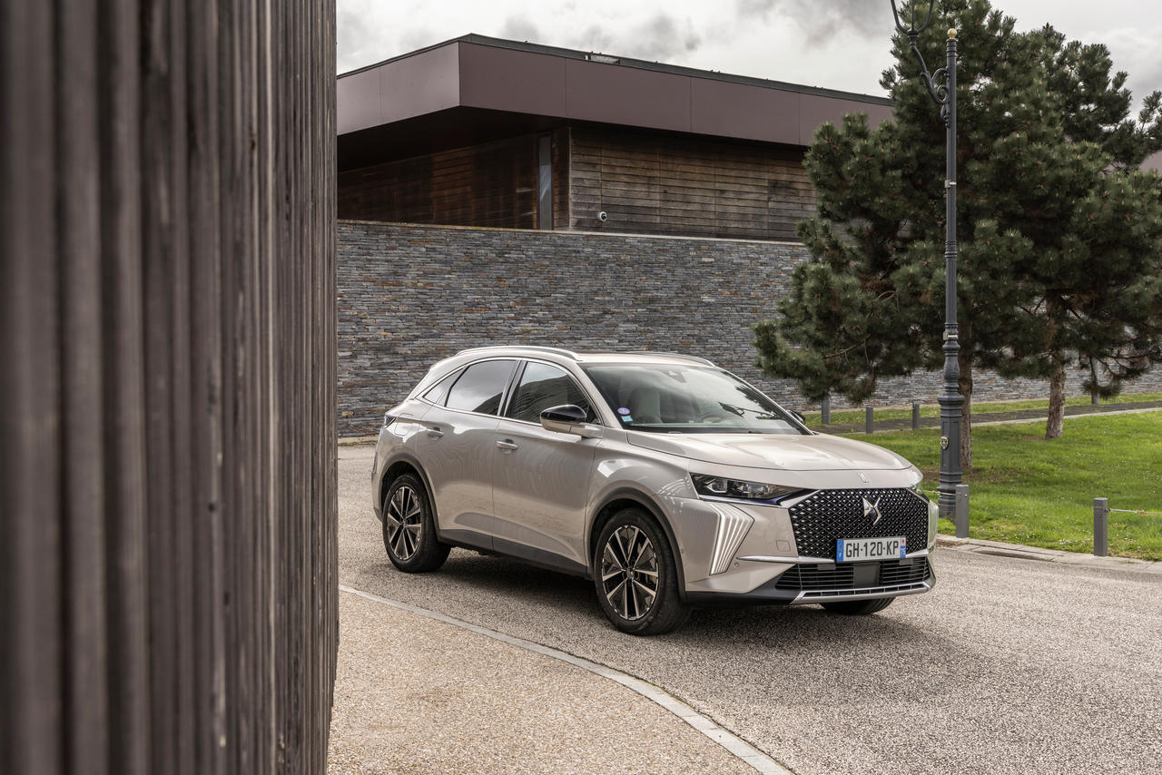 Photo 32 - performances DS7 Rivoli 2023 - Essai comparatif : le BMW X1 hybride (2023) défie le ...