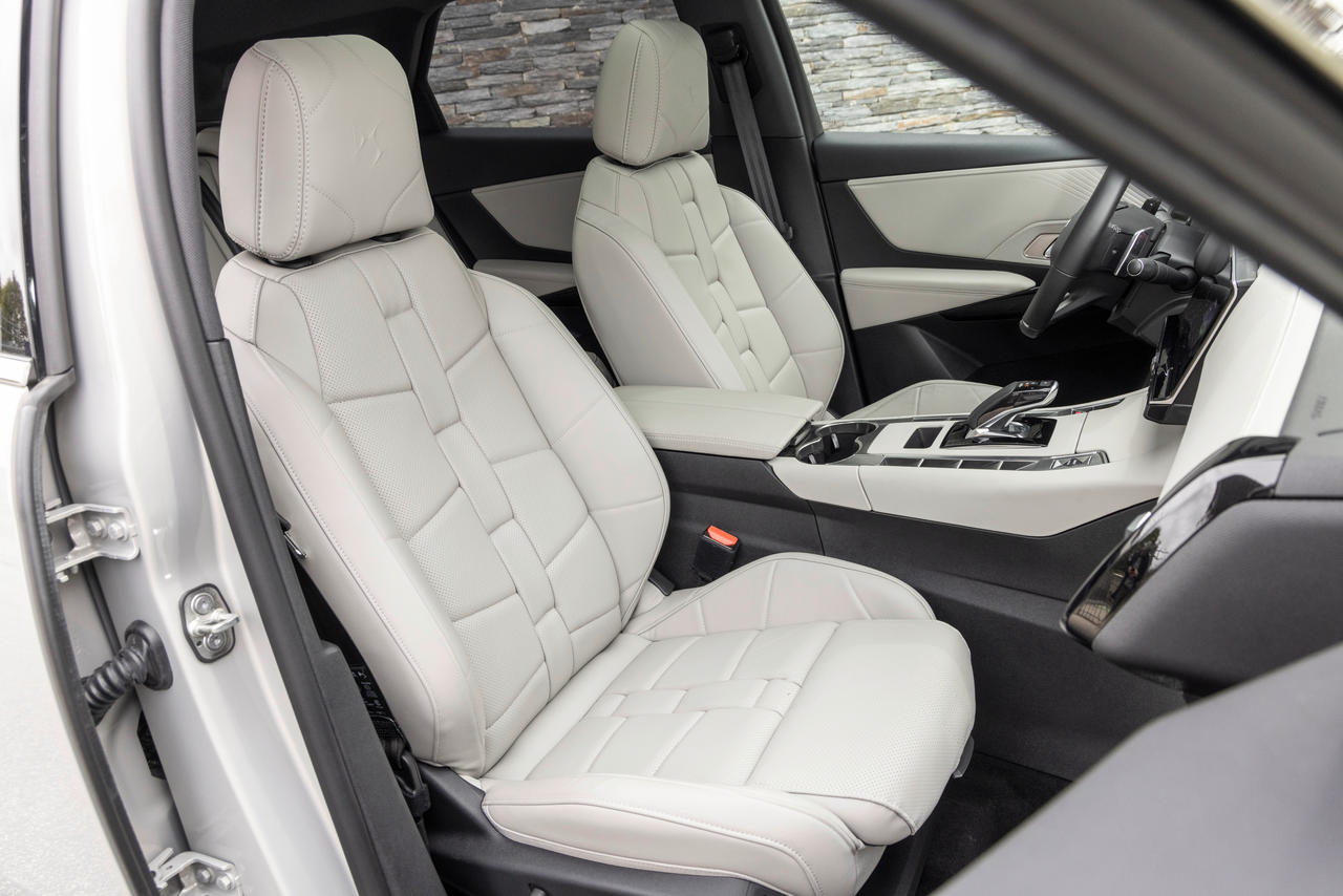 Photo 42 - Siège DS7 restylé 2023 - Essai comparatif : le BMW X1 ...