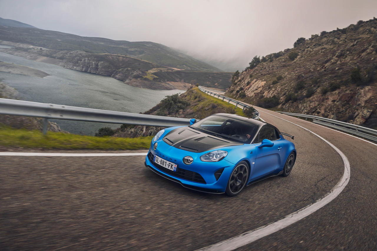 Essai Alpine A110 R (2023) : l’ultime quête du gramme