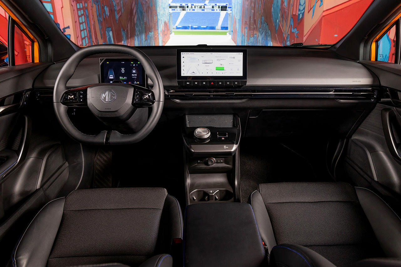 Photo 15 - MG4 planche de bord - MG4 (2022). Infos, prix et essai de la compacte électrique [vidéo]