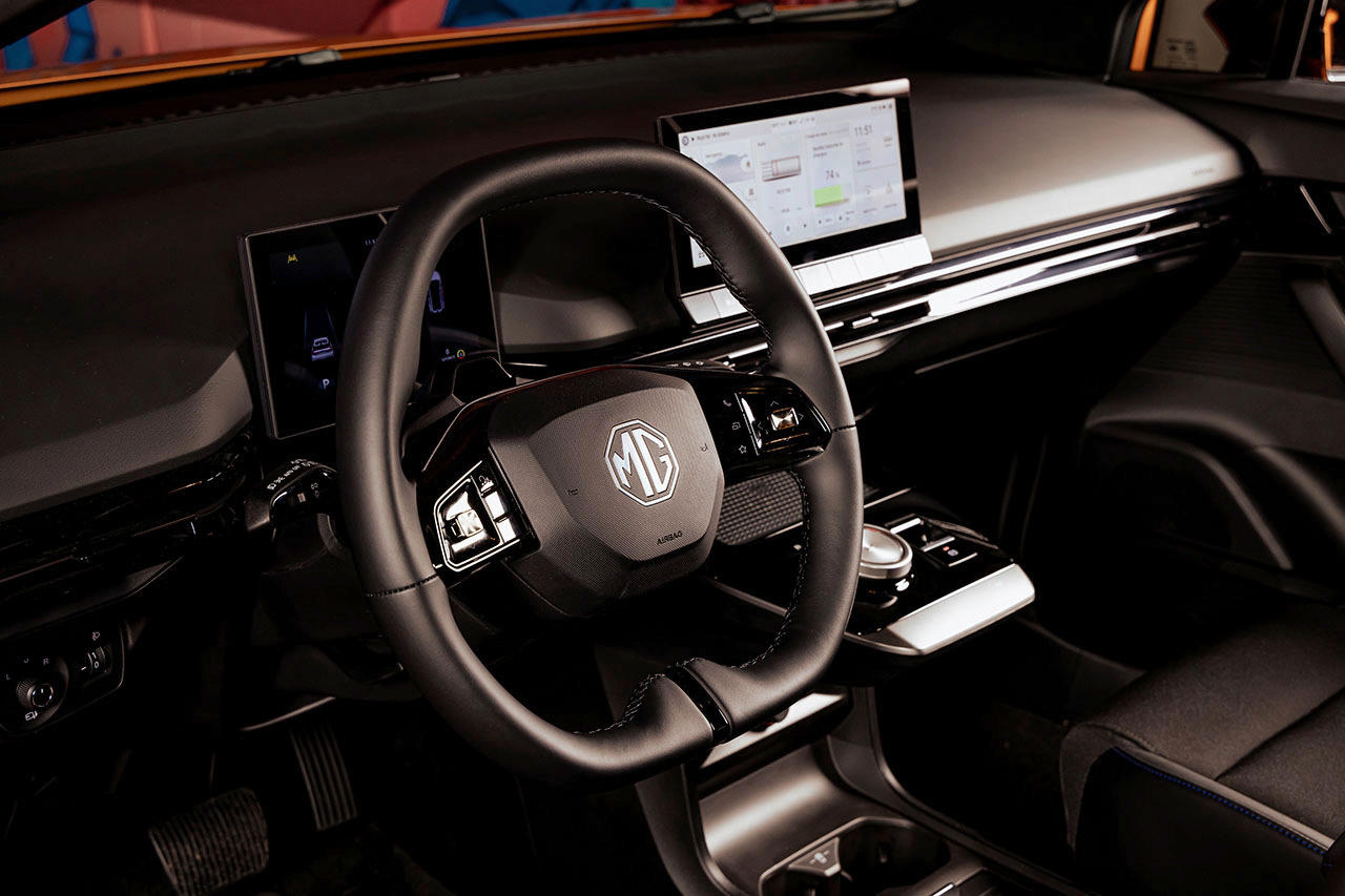 Photo 16 - MG4 volant double méplat - MG4 (2022). Infos, prix et essai ...