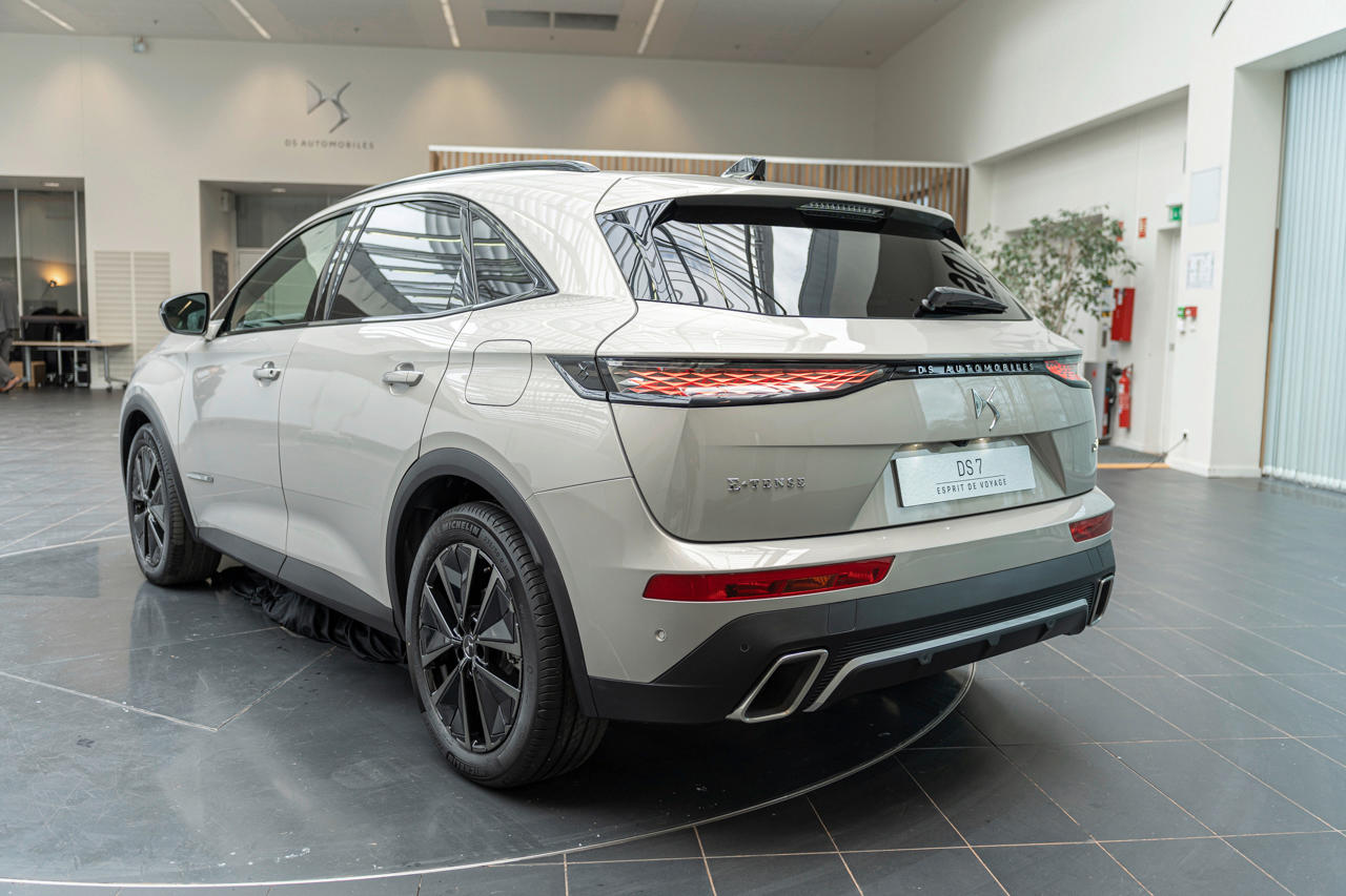 Photo 7 - ds7 esprit de voyage arrière - DS lance Esprit de Voyage, une série spéciale sur DS4 ...