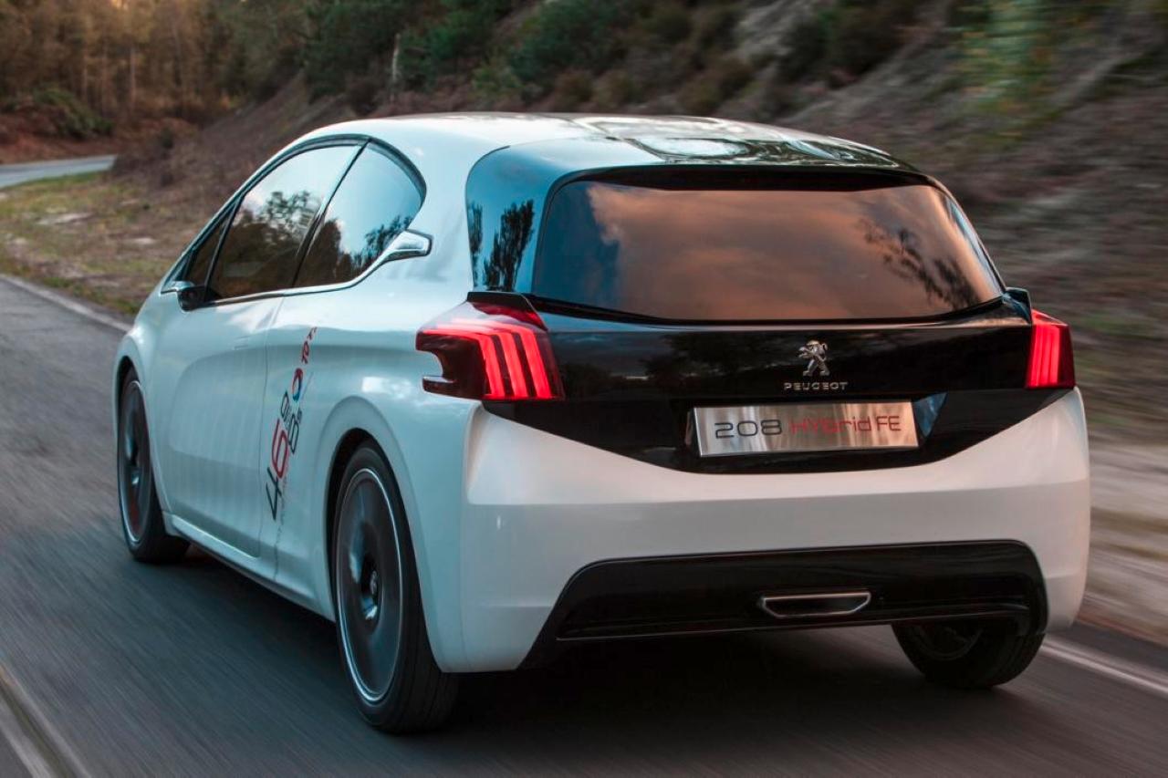 Peugeot 208 HYbrid FE. Le concept super-économe fête ses 10 ans