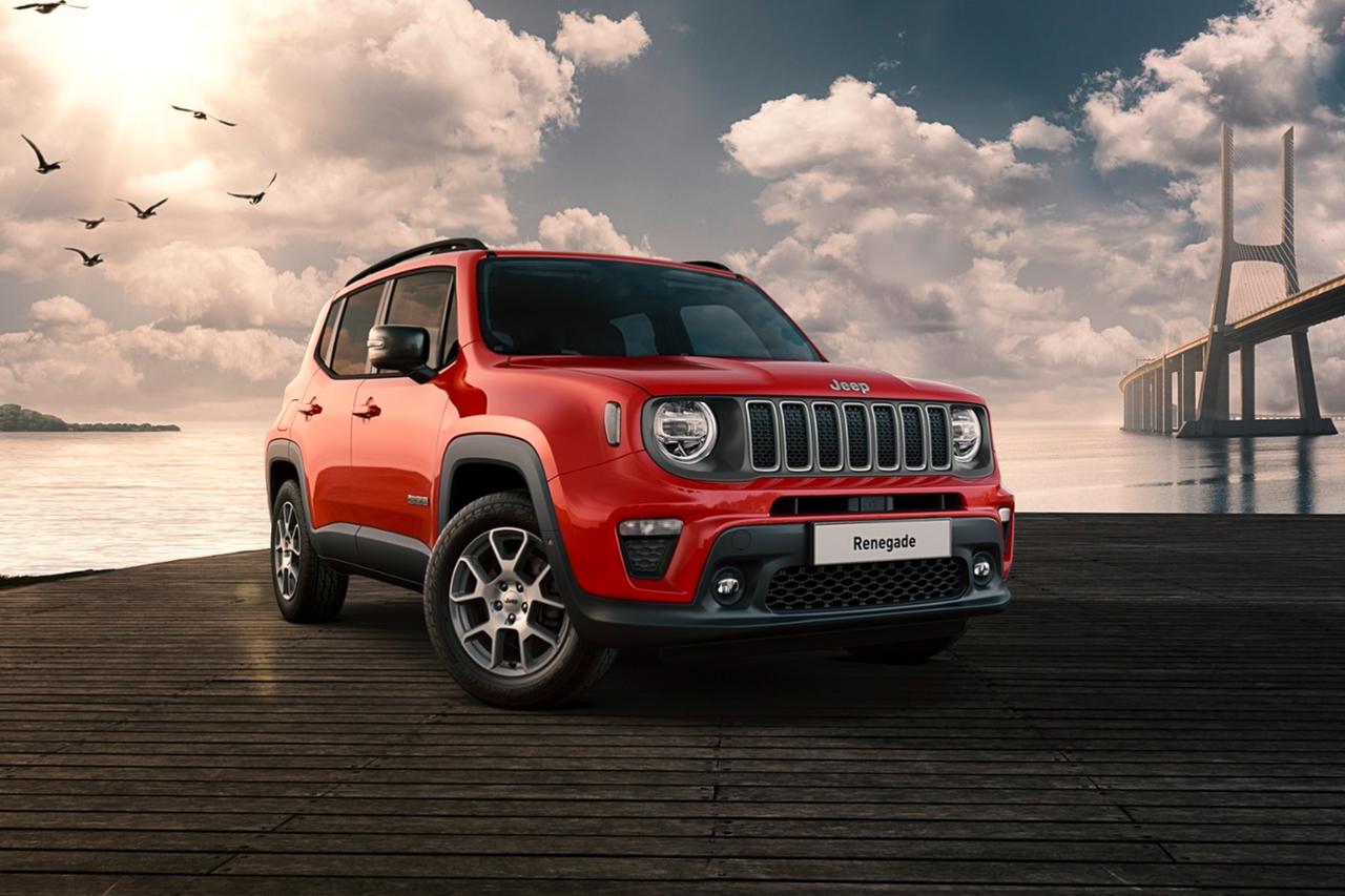 Photo 2 - Le Renegade High Altitude se reconnaît à sa calandre grise ...