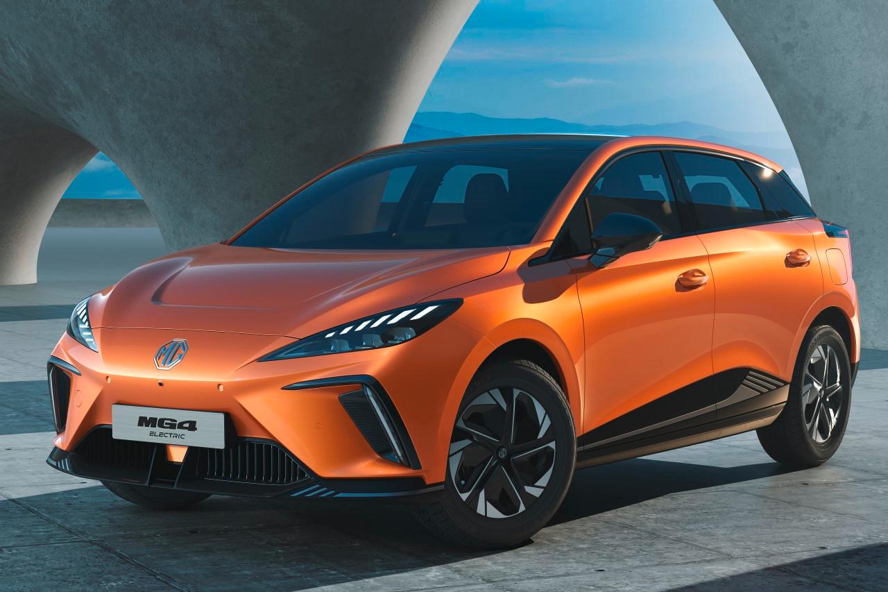 Photo 2 - MG4 orange - MG4 : la menace chinoise pour la Renault Mégane ...